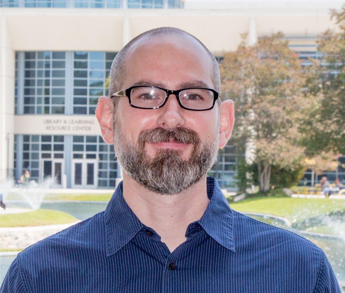 Outstanding Graduate Jeffrey Anderson's Young Niece Fueled His Desire ...