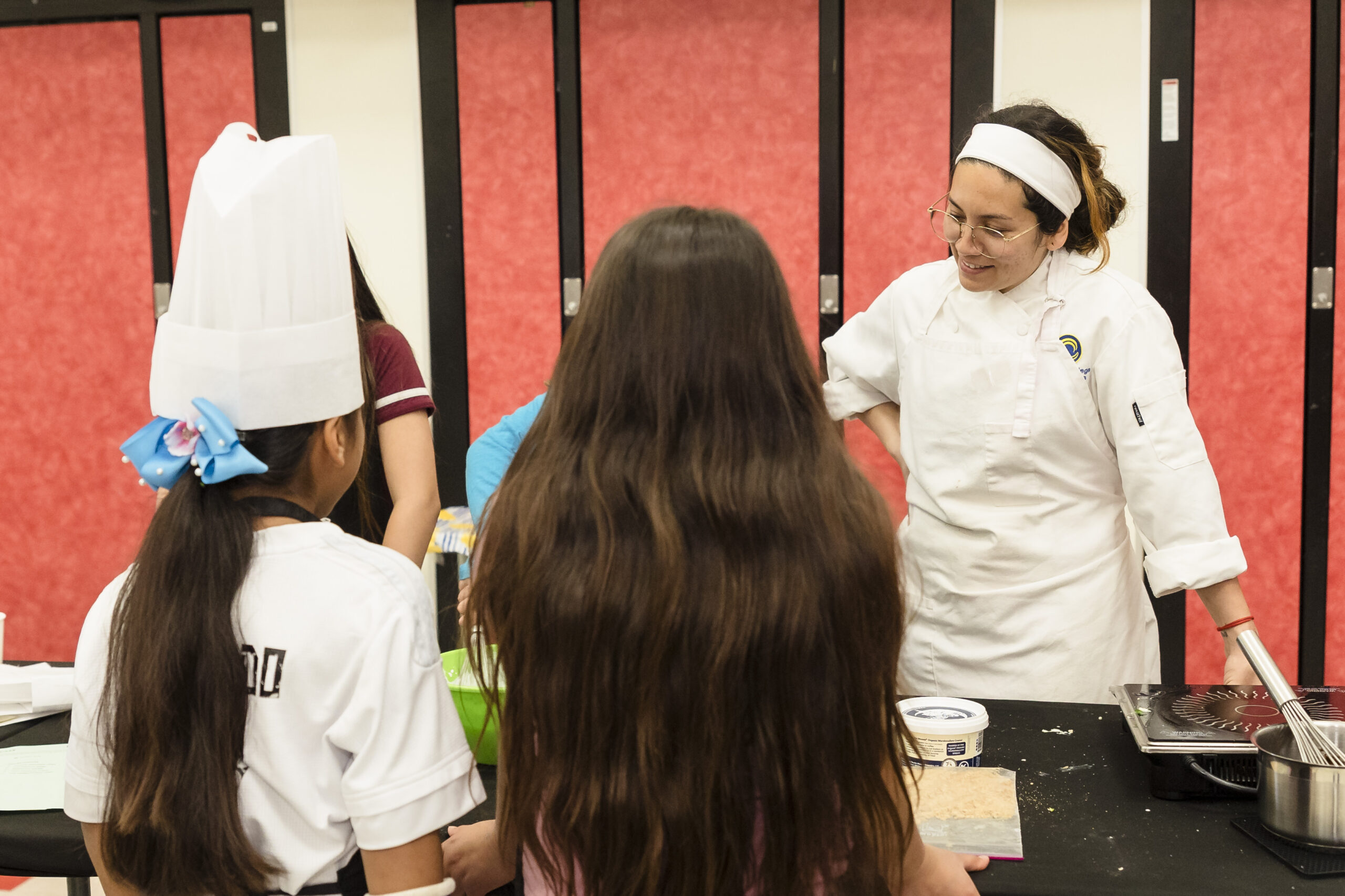 HRC Students Coach Junior Chef Academy - Cypress College